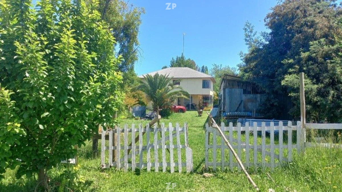 Se vende casa amobalda de 240m² , en un terreno de 25.000 m² en Linares ...